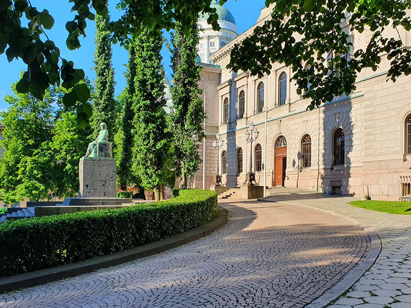Rahapolitiikan toteutus muutosten keskellä – Euro ja talous